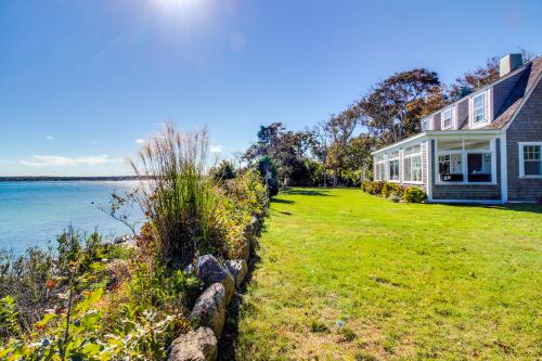 Cape Cod Vacation Rentals, Beachfront Rentals | Vacasa