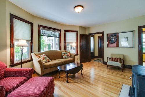 Portland Vacation Rentals, Cottage Rentals | Vacasa