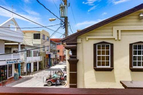 Belize Vacation Rentals, Villas | Vacasa