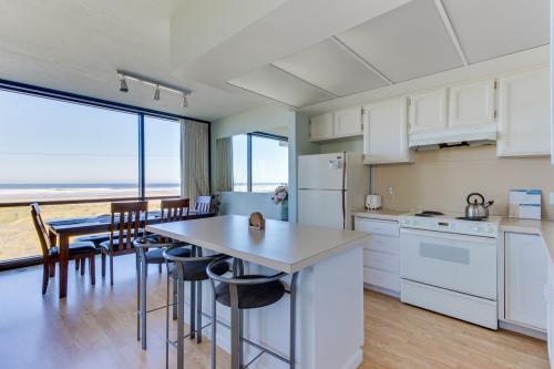 Seaside Vacation Rentals, Vacation Homes | Vacasa